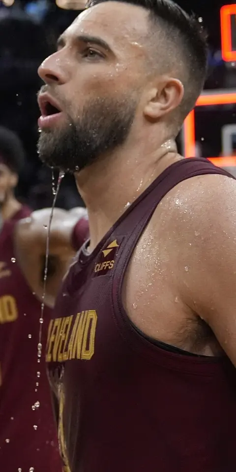 The Morning Dunk: Strus' Halfcourt Dagger Buries Mavs | Odds Shark